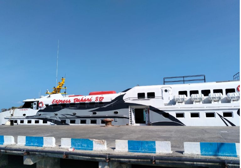 Pelayaran Perdana Kapal Cepat Express Bahari Rute Kalianget ke Pulau ...